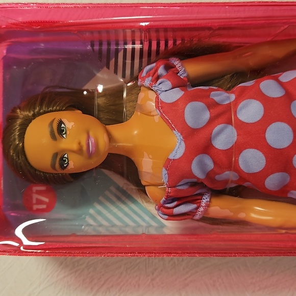 Barbie | Toys | Mattel Barbie Fashionista 71 Curvy Brunette With ...